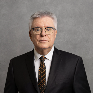R. Bruce Reynolds FCIArb - Toronto, ON - Lawyer